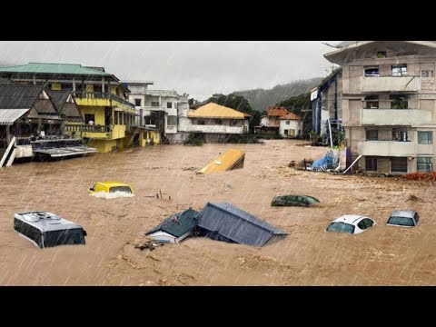 Massive Evacuation in Chiang Rai! Many Homes and Roads Flooded in ...